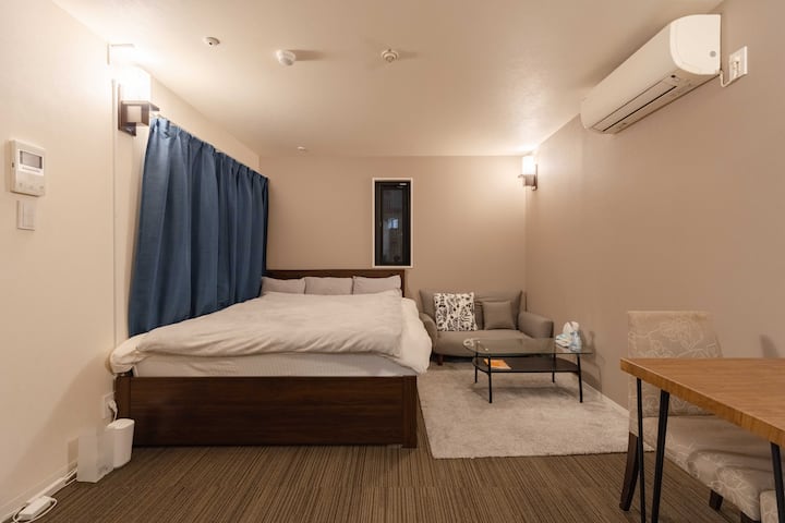 「ザ•バロン西新宿403号室」新宿まで徒歩圏内！閑静な住宅街にある築浅のラグジュアリーなお部屋 - Harajuku