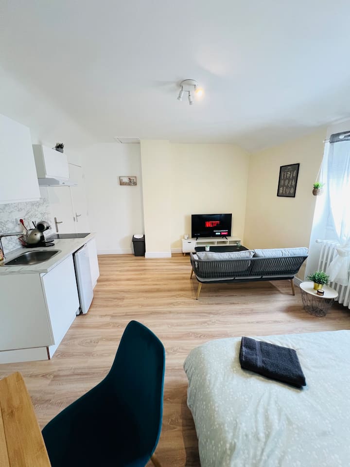 Studio Maluna 2 ÉTage • Proche Centre & Gare •Wifi - Châtellerault