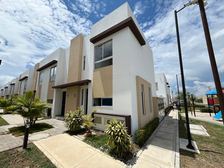 Casa De Lujo En Ricaurte Cundinamarca - Girardot