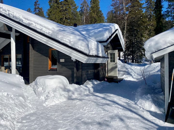 Arctic Circle Lodge -
Pikku Tunturitalo Lapland - Salla