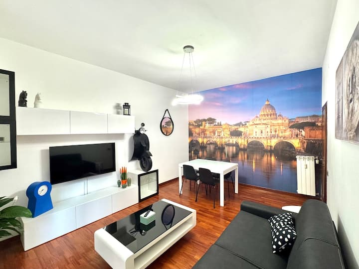 La Maison De La Vespa | 10 Minutes Musées Vatican - Vatican City