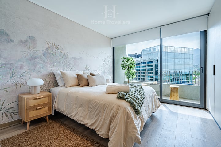 Ht Amplio Estudio, A Pasos Del Alto Las Condes - Las Condes