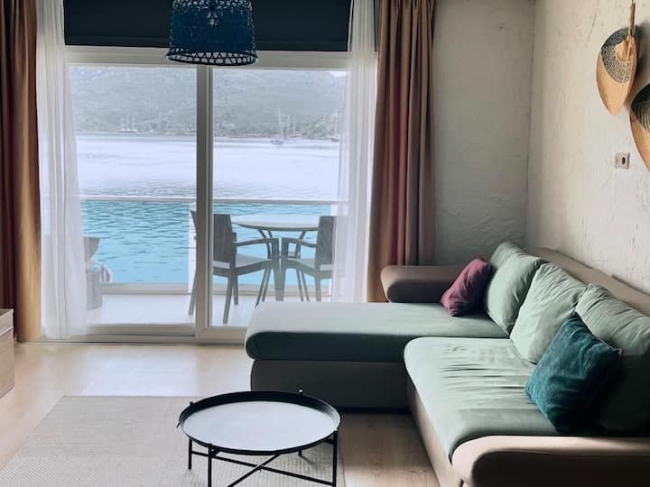 Bozburunda Deniz Manzaralı  Balkonlu Ev - Bozburun