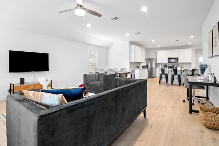 Spacious Family Home With Hot Tub - Katy, TX