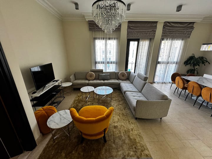Stunning 2bhk With Canal View - Doha