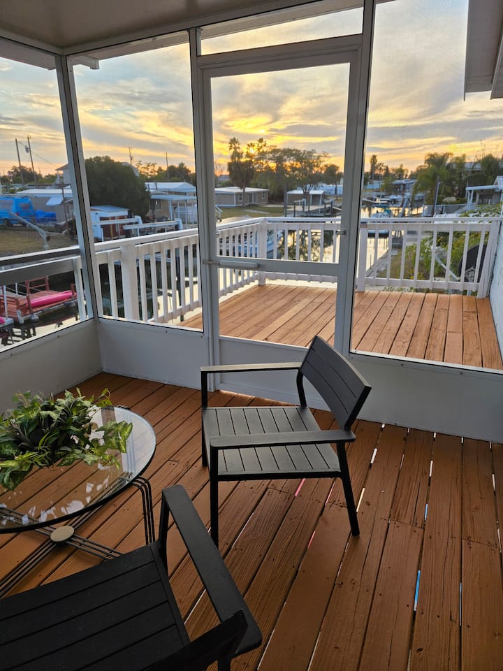 Hudson Waterfront Home "Seagull House" - Hudson, FL