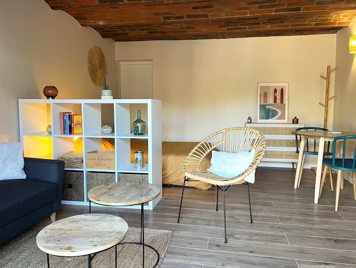 Studio Cosy à La Falaise - Idéal Pour Tous - Château de Thoiry