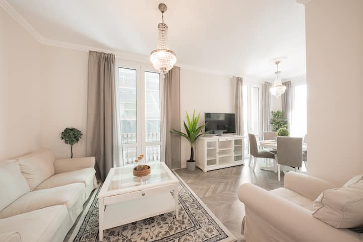 Very Lovely Room - Barcelona