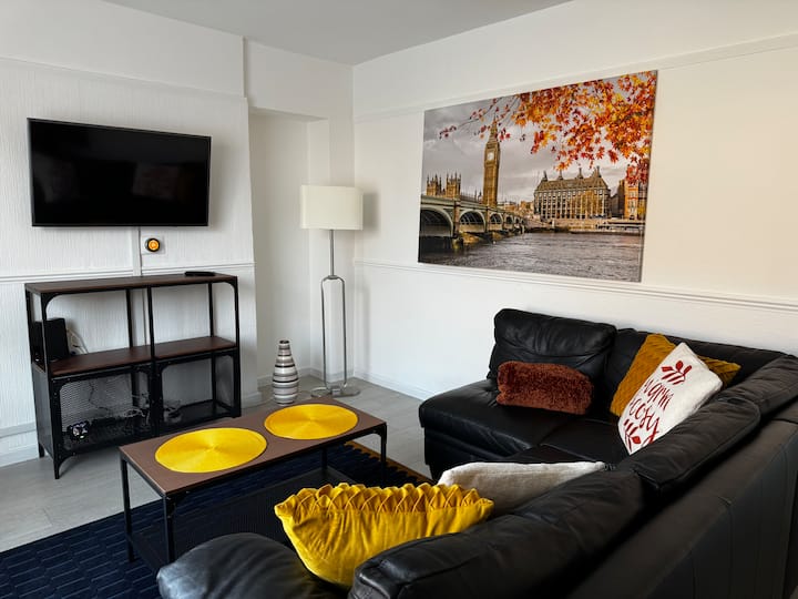 3-bed With Driveway& Huge Garden/easy M1 Access - Nottingham