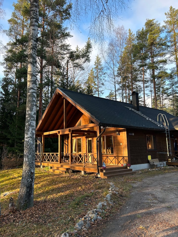 Ylellinen Huvila Luonnon Helmassa, Lähellä Rantaa - Sysmä
