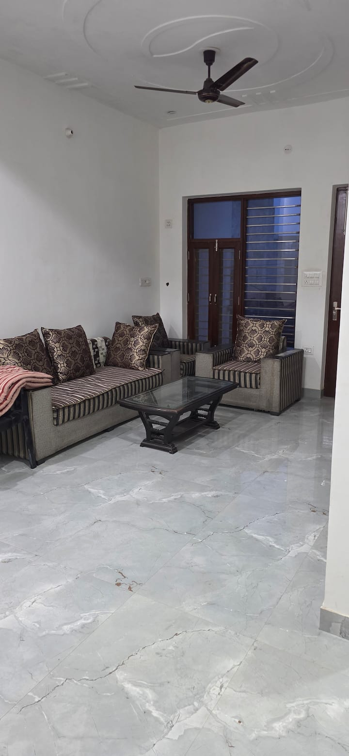 A&h Spacious Villa - Faridabad