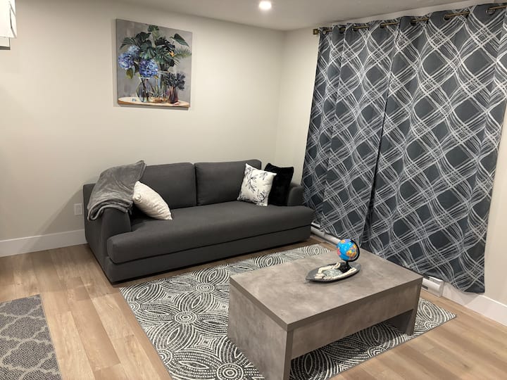 Urban Oasis — Your Private Air Conditioned Suite - New Brunswick