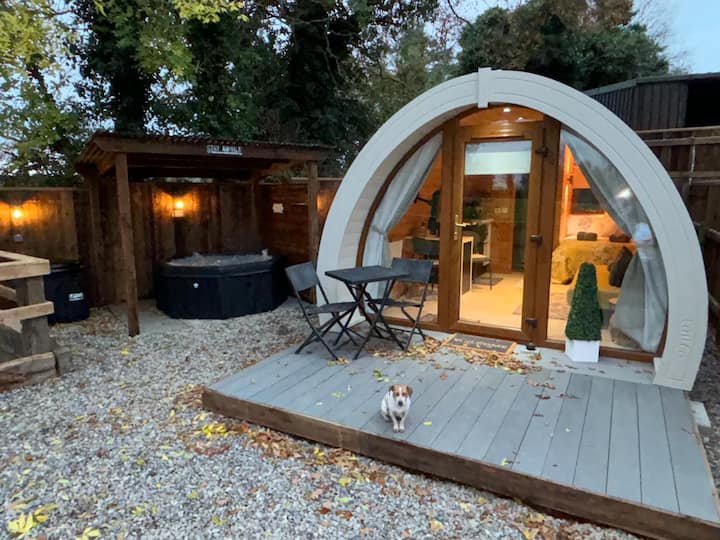 The Hideaway Pod 2
With Hot Tub & Ice Bath - Blessington