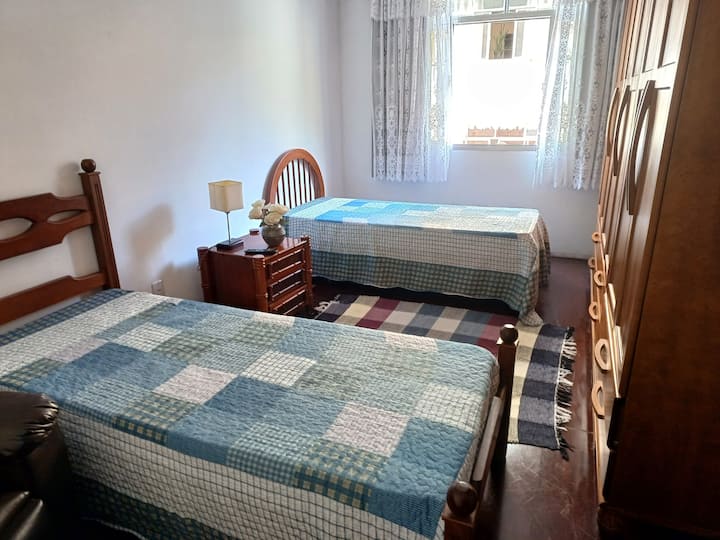 Apartamento No Centro Com Garagem, 3 Quartos - Nova Friburgo