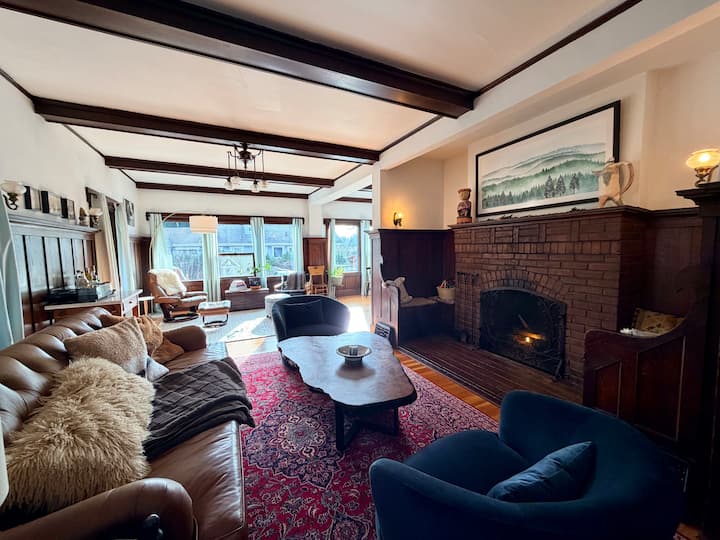 Charming Craftsman Retreat - Seattle