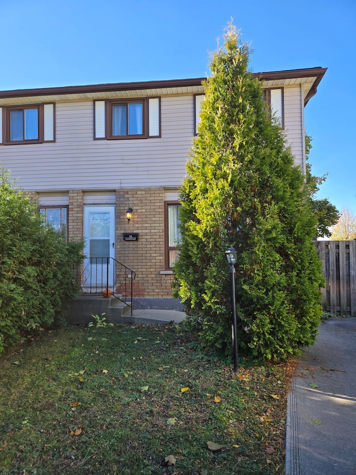 Beautiful 3 Bedroom Home - Hamilton