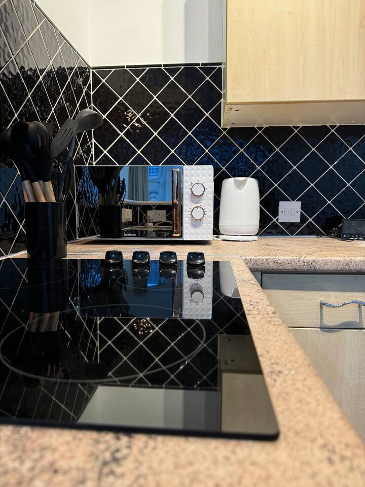 Luxury 2 Bdr Apartment - Wolverhampton