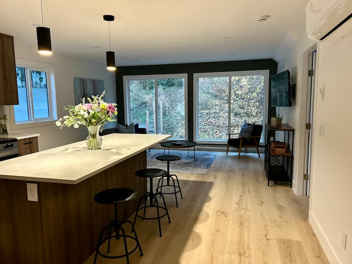 Serene New Carriage Home - Kelowna
