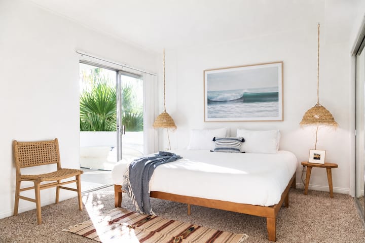 King Bed | Hottub | Wd | Balcony | 80 Walk Score - Westlake Village, CA