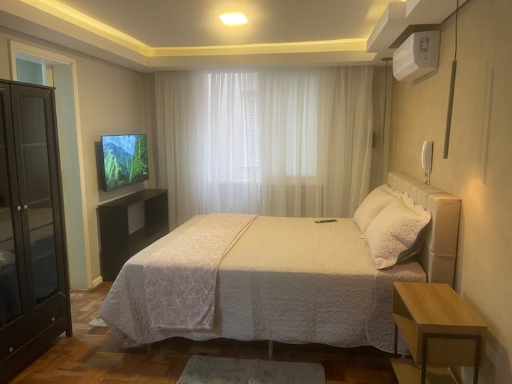 Studio Confortável E Charmoso! Com Garagem - Porto Alegre