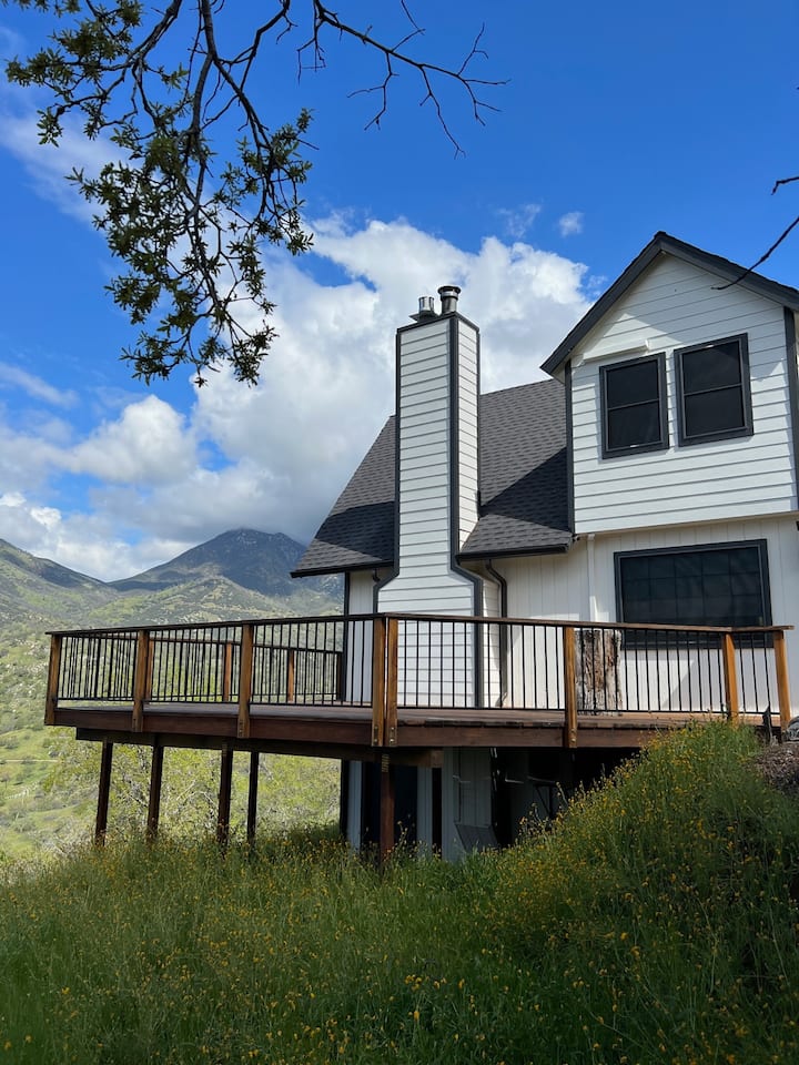Quail Ridge Cabin Near Sequoia National Park - Three Rivers, CA