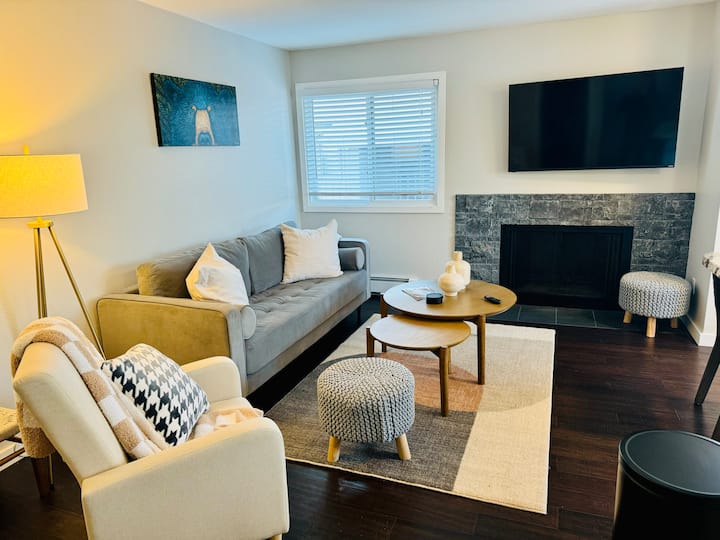U-med Condo | Snow Service | Garage - Anchorage
