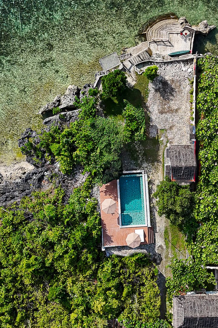 Oceanfront Native Bungalow - Moalboal