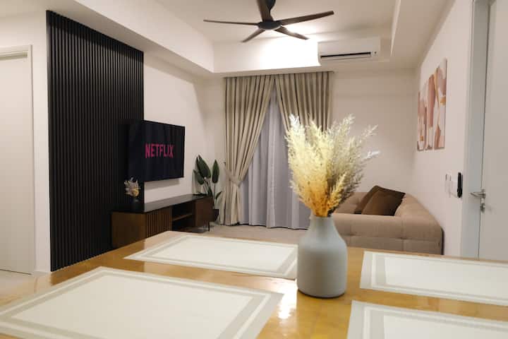 Luxury 3-br @ Kl | 5 Mins To Klcc | Infinity Pool - Kuala Lumpur