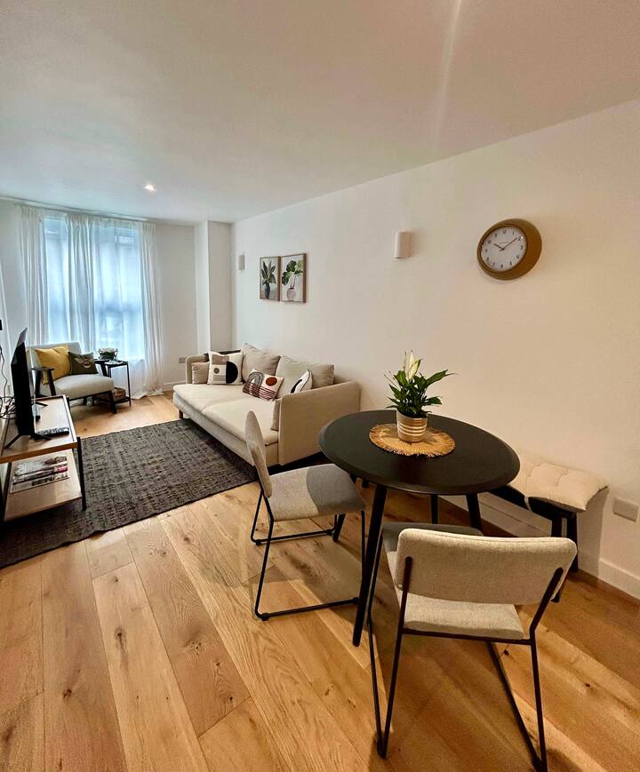 Coastal Hideaway-modern Flat, 10 Min To Beach&town - Eastbourne