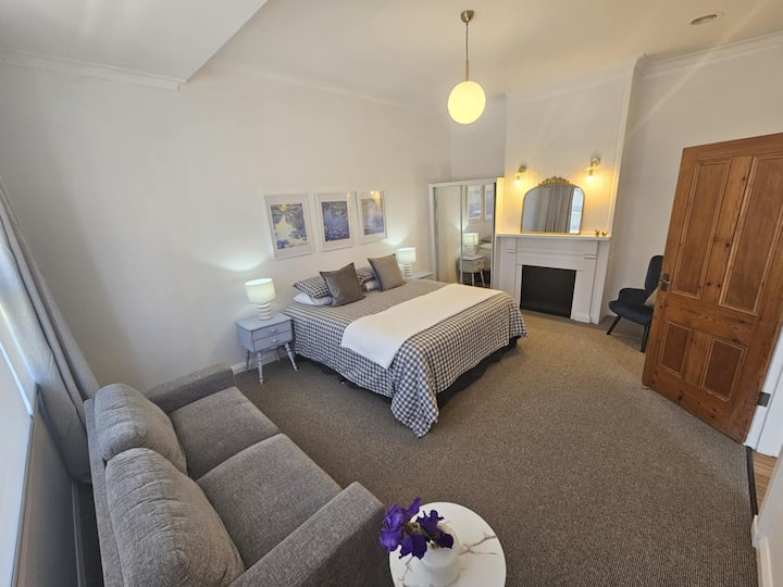 Roseiris Cottage - City Charm - Hobart