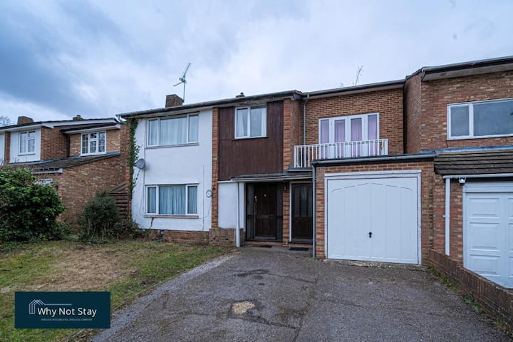 Cosy 5 Bed Home Early, Reading - Reading