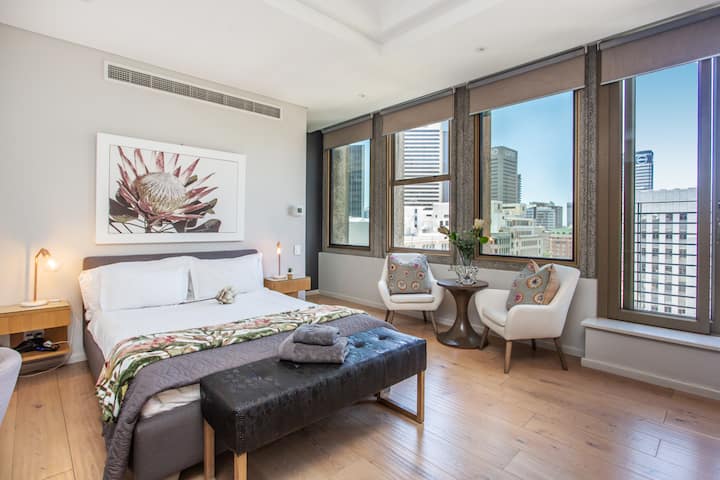 Skyline Retreat •Stylish Comfort• Pool•gym 1008 - Kapstadt