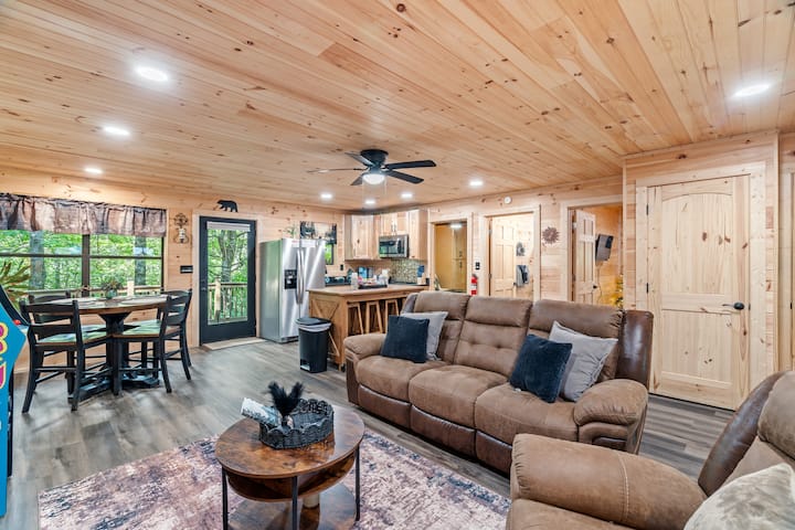 New|clean|cozy Cabin~close To Pf&gat~fpit|hottub - Tennessee