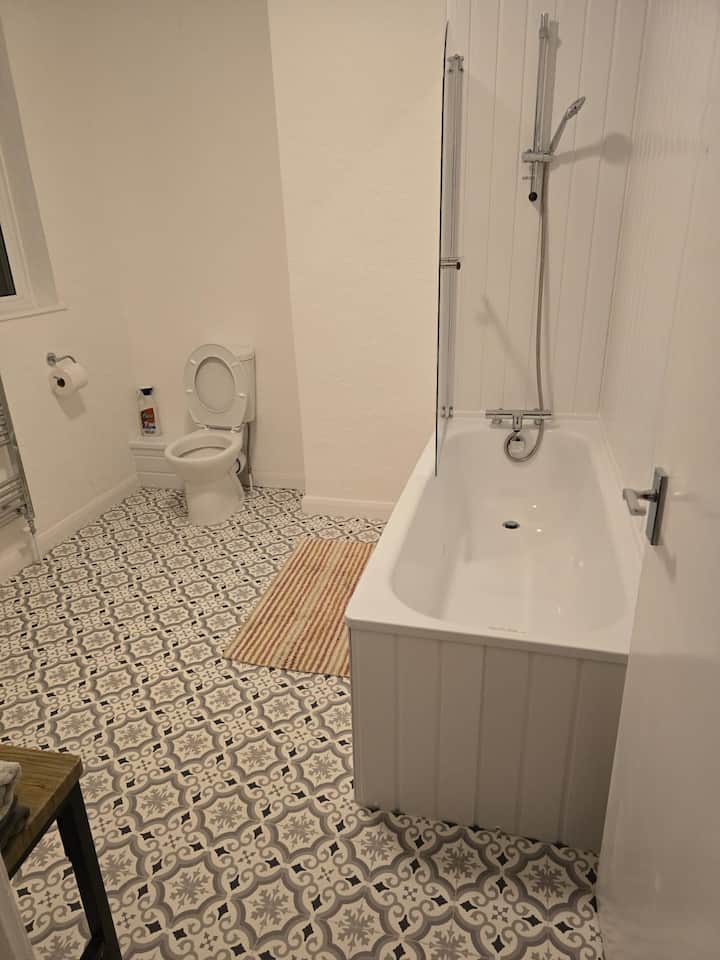 Beautiful Basement Flat - Folkestone