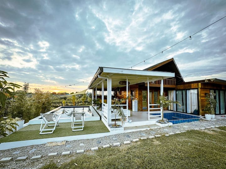 Rancho Oco Mahogany Farm Villa W/ Swimming Pool - Tuy