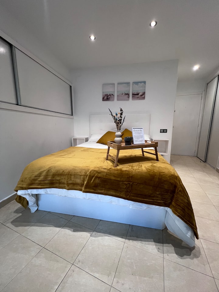 Apartamento Acogedor En Primera Línea De Playa - 레우스