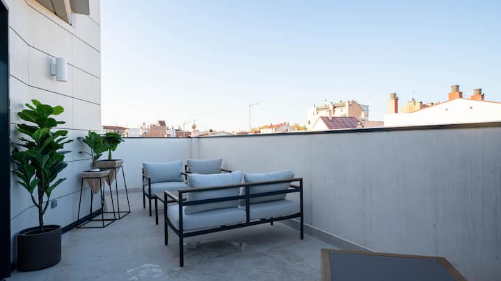 Vb3c · Estudio · áTico Con Terraza - Madrid