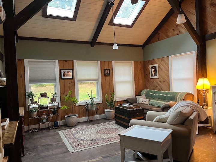Adorable Country Setting 2br - Augusta, ME