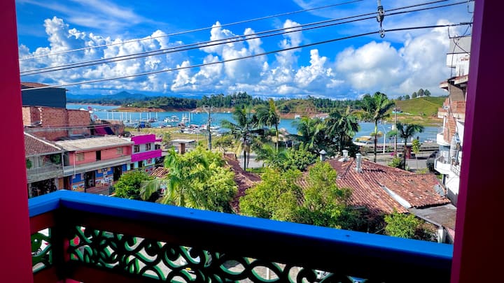 Steps From Umbrella St | Cozy Apartment With View - Guatapé