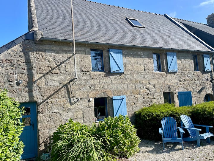 Maison Bretonne En Pierre Avec Studio Indépendant - Porspoder