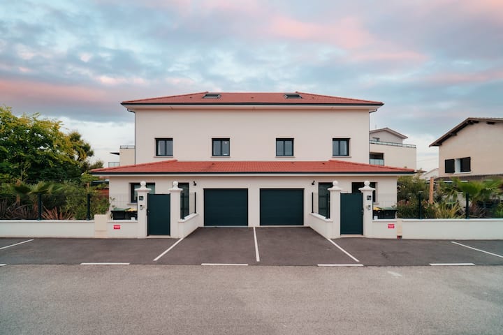 Pour Les Réunions D'entreprise (Classé 3 éToiles) - Lyon-Saint Exupéry Airport (LYS)