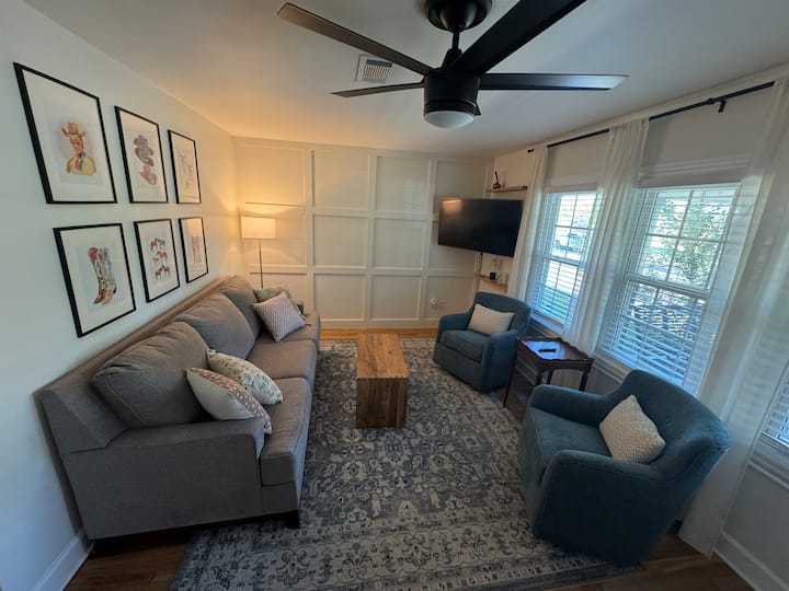 7 Min From Campus - Cozy Cottage - Huge Yard - Bryan, TX