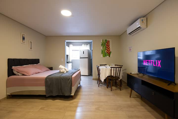 A 100m Da Praça De Eventos Prefeito Para Casais - Ubatuba