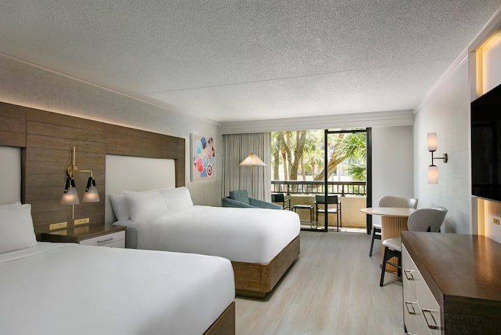 2 Units W/ Balcony, Pool, Near Hilton Head Beach! - Hilton Head Island, SC