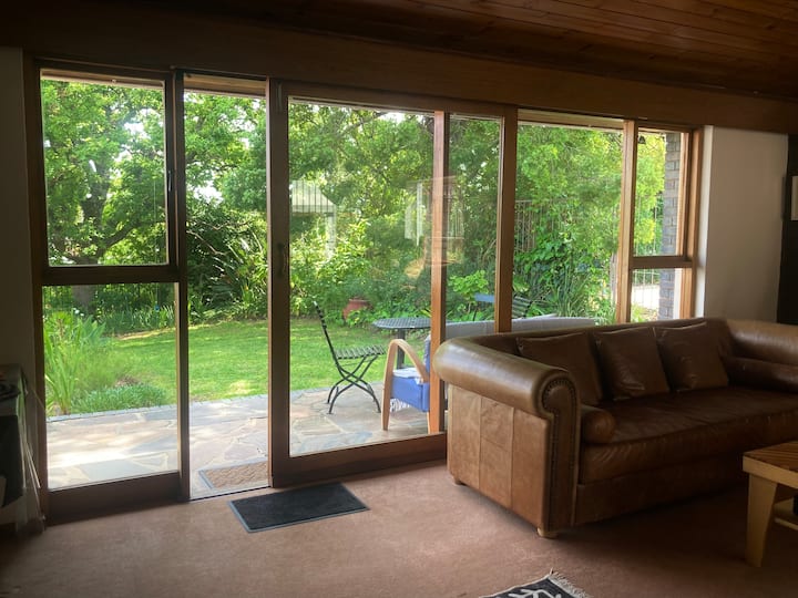 Spacious Family Home With Ecopool - Stellenbosch