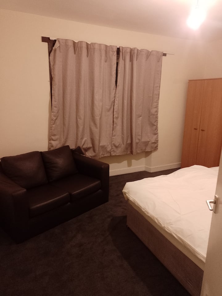Spacious Twin/double Room, Sofa - Aberdeen