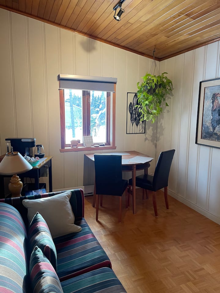 Gîte Entre Pierre Et Bois, Couette Et Café - Laurentides