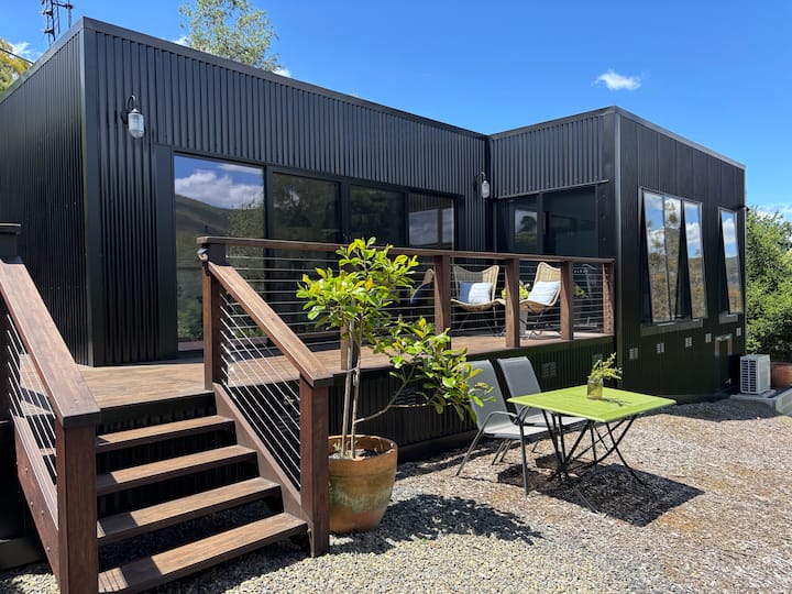 Dalla Vite, 'By The Vine' - Warburton