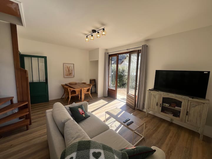 Maison Cosy Avec Extérieur Proche Lac, Parking - Nantua