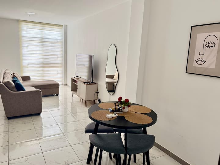 Ideal Para Cita Consulado | 2 Hab | Ac + Seguridad - Guayaquil